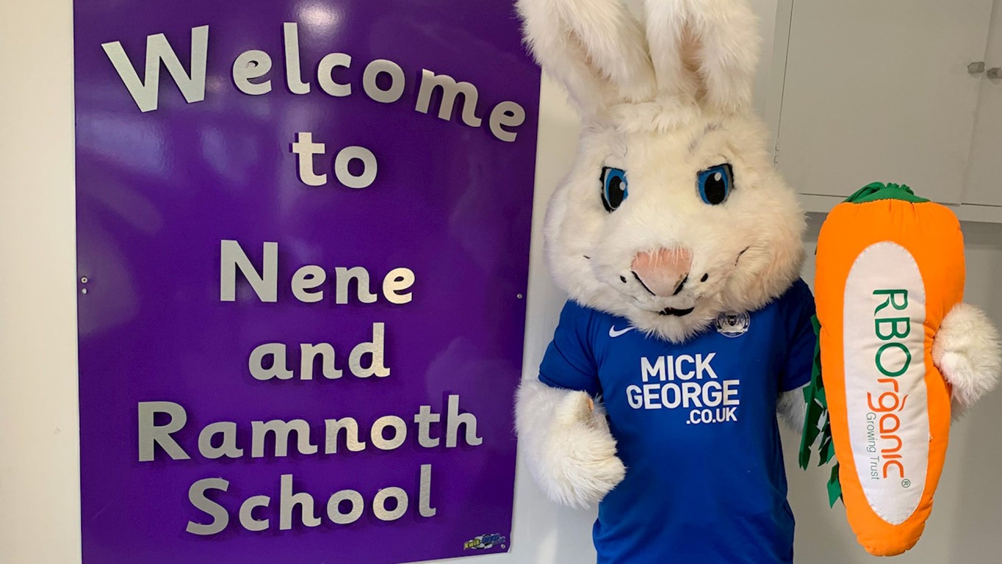 Posh Visit Nene And Ramnoth Primary School | Peterborough United - The Posh